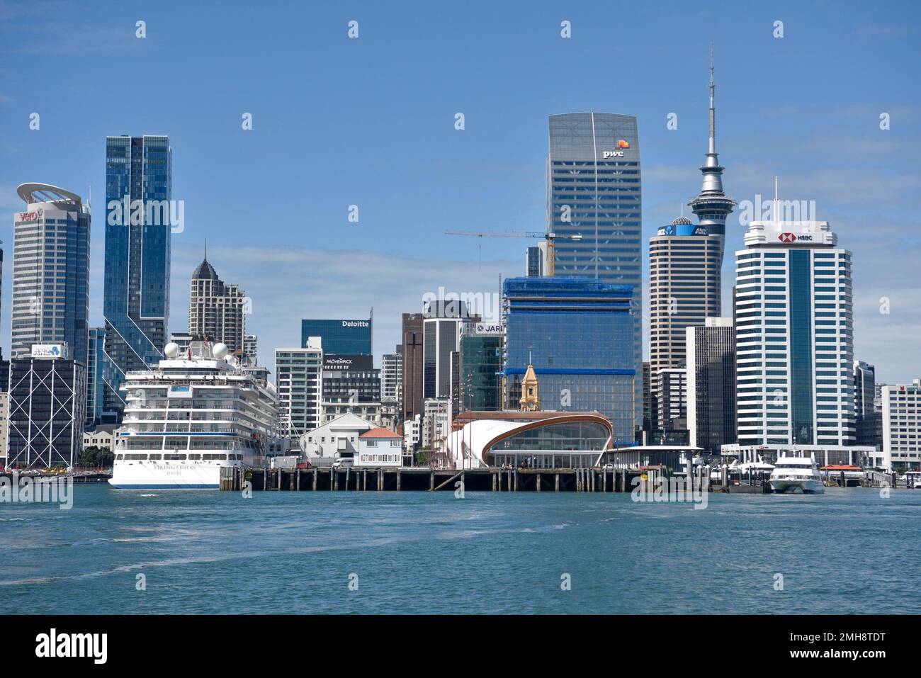 Cruise ship in dock auckland hi-res stock photography and images - Alamy