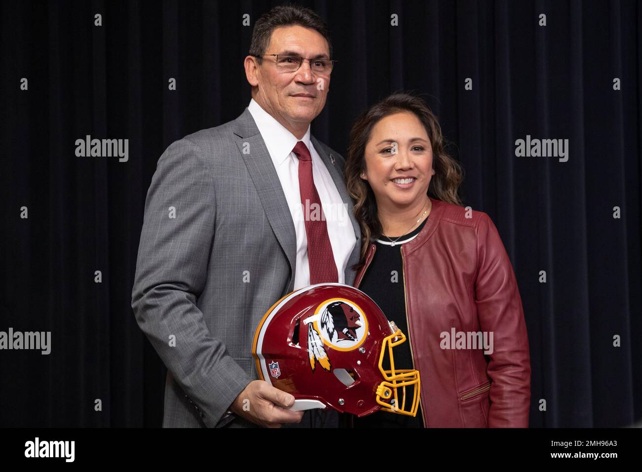 Washington Redskins new head coach Ron Rivera, left, and his wife ...