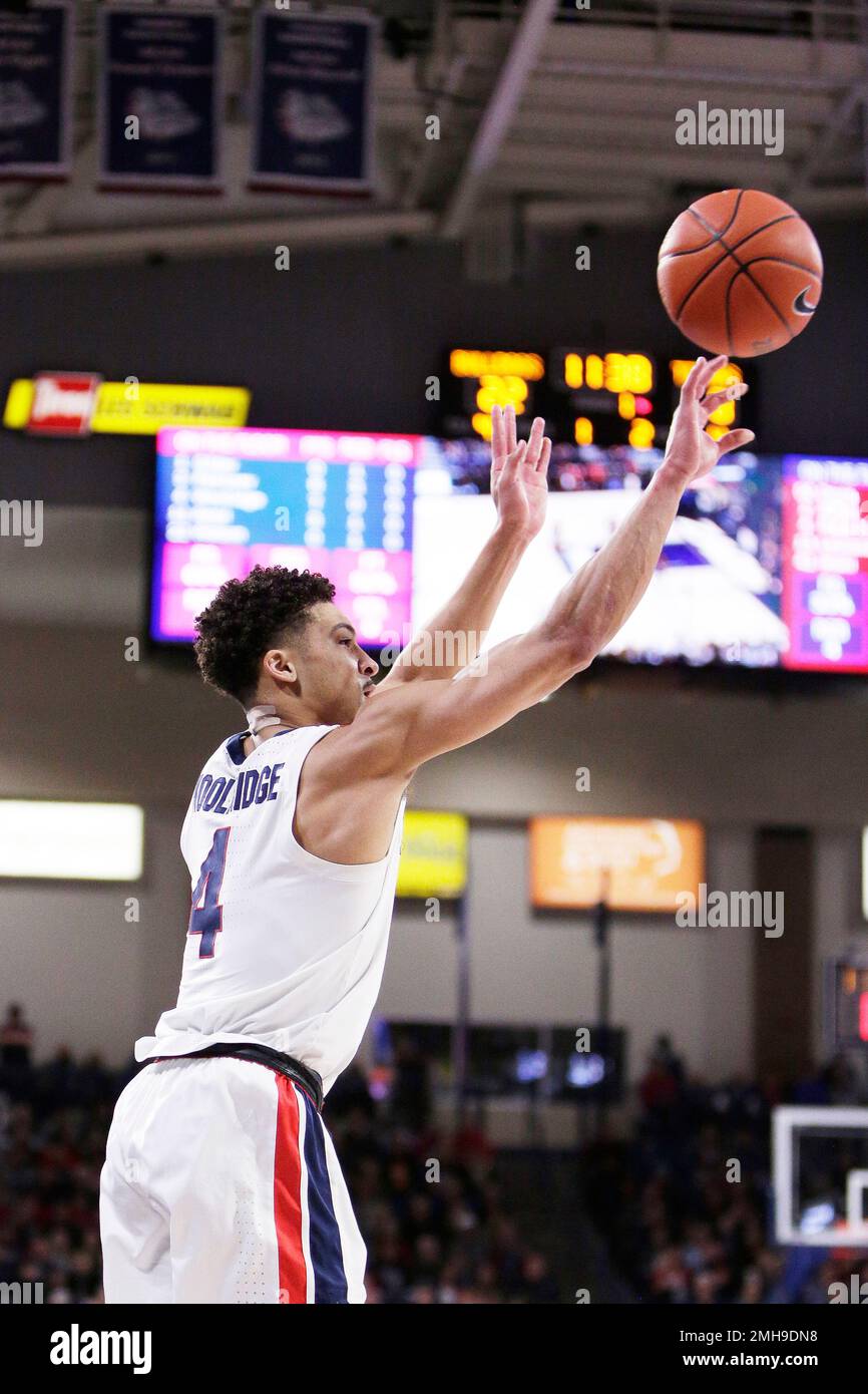 Gonzaga guard Ryan Woolridge (4) shoots during the first half of an ...