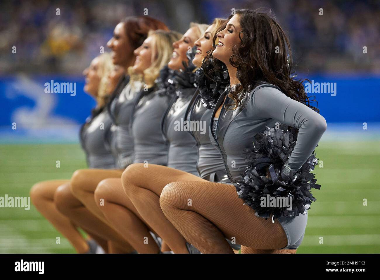 Detroit Lions Cheerleaders perform during an NFL football game at Ford ...