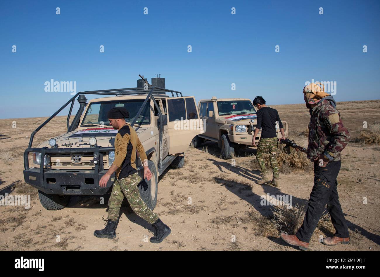 Paramilitary Popular Mobilization Forces and local tribal militias ...