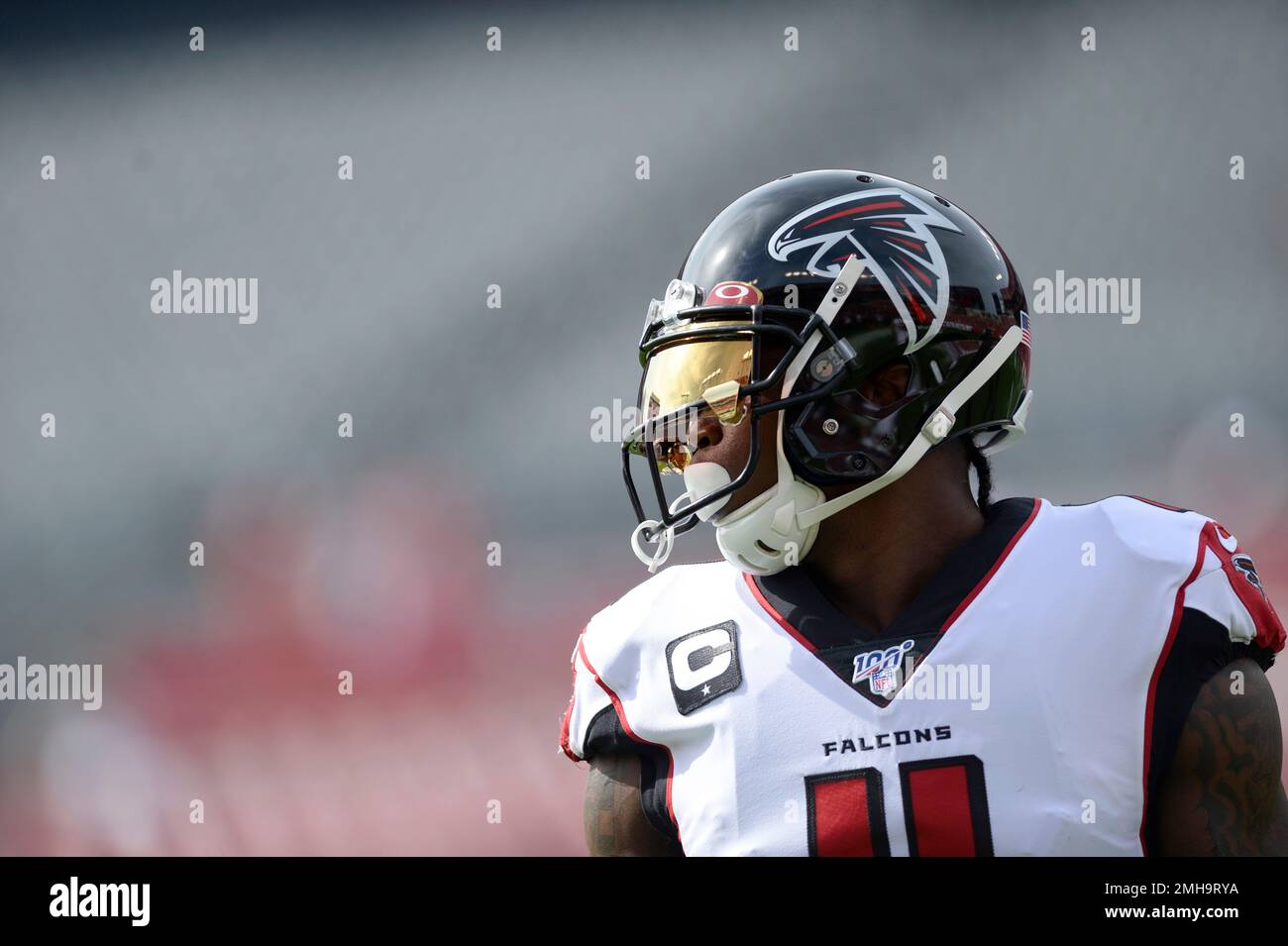 Atlanta Falcons wide receiver Julio Jones (11) warms up before an NFL ...