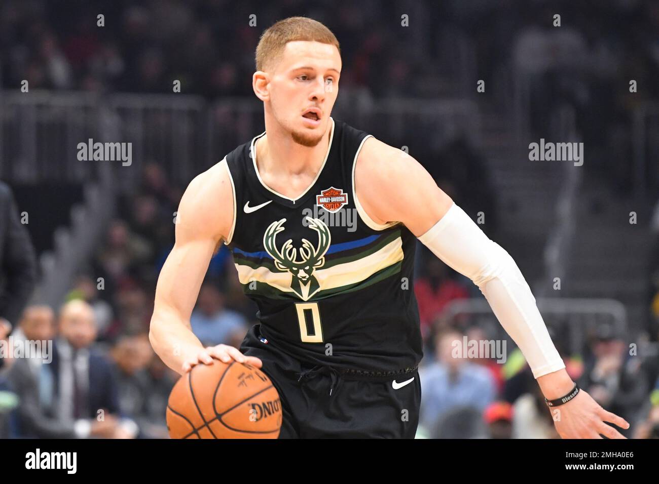 Milwaukee Bucks guard Donte DiVincenzo (0) plays against the Atlanta ...