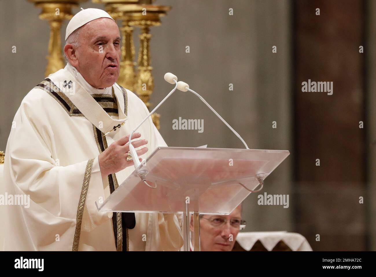 Pope Francis celebrates Christmas Eve Mass in St. Peter's Basilica at ...