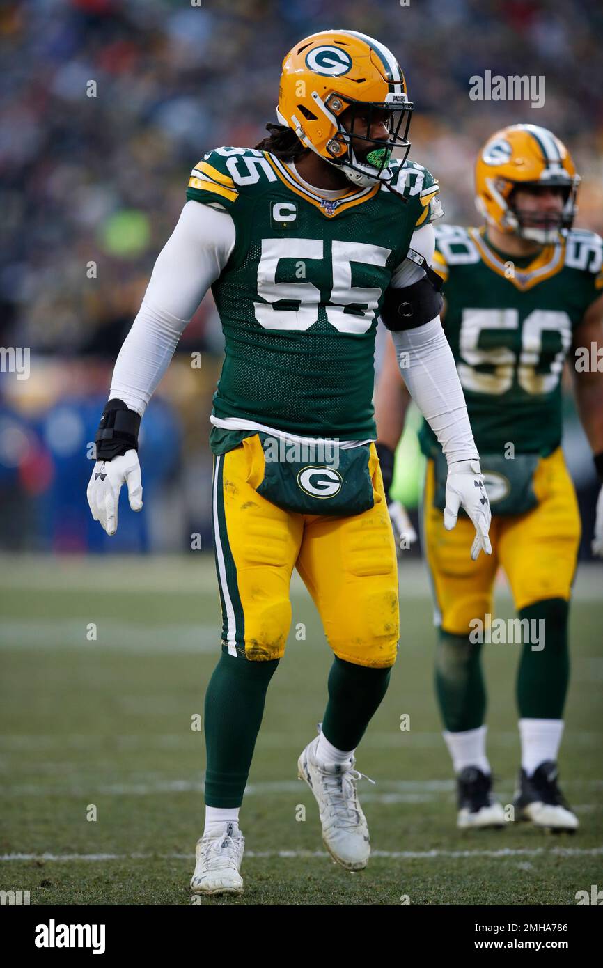 Green Bay Packers outside linebacker Za'Darius Smith (55) lines up ...