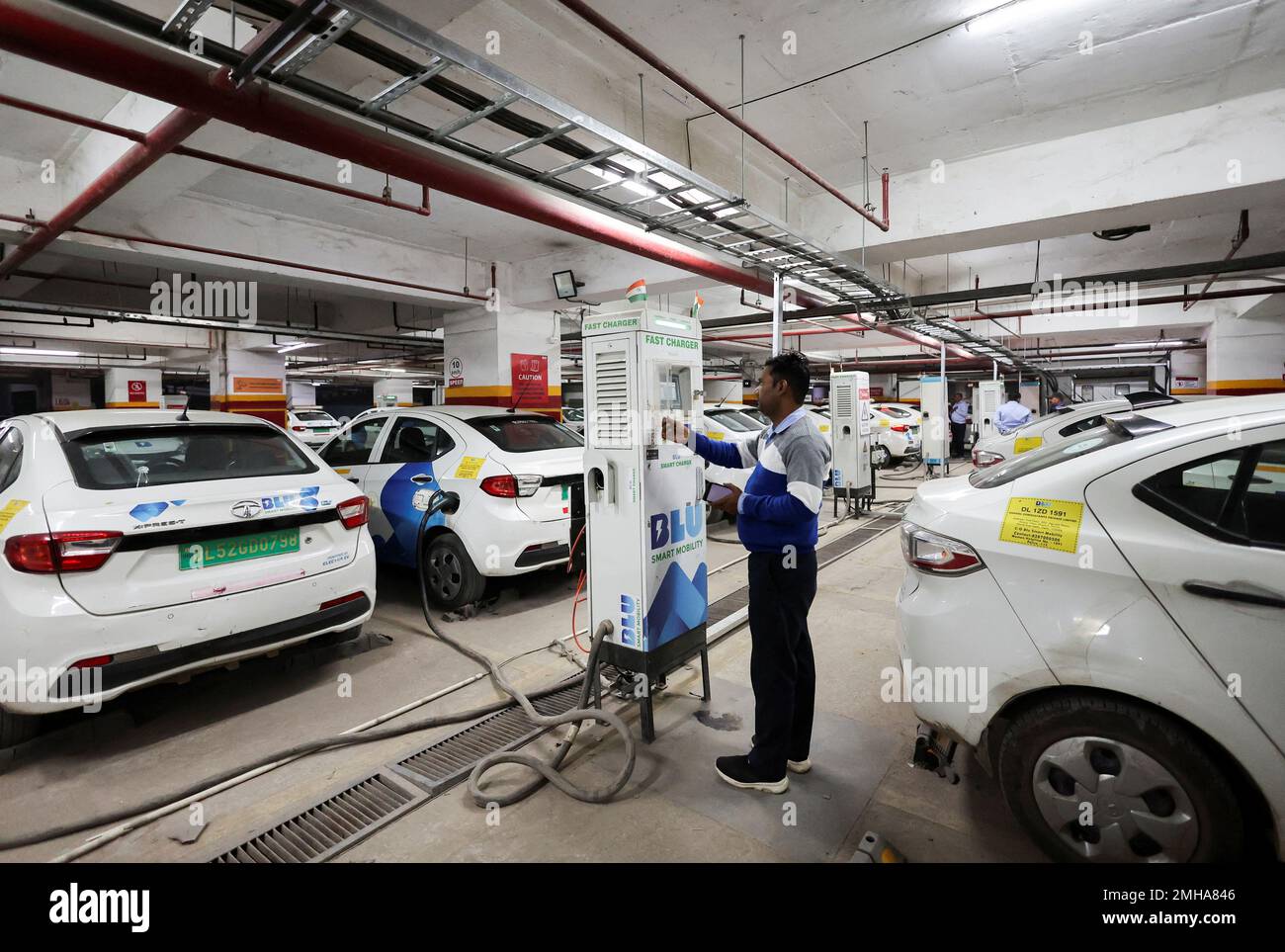 Ev charging hub hi-res stock photography and images - Alamy