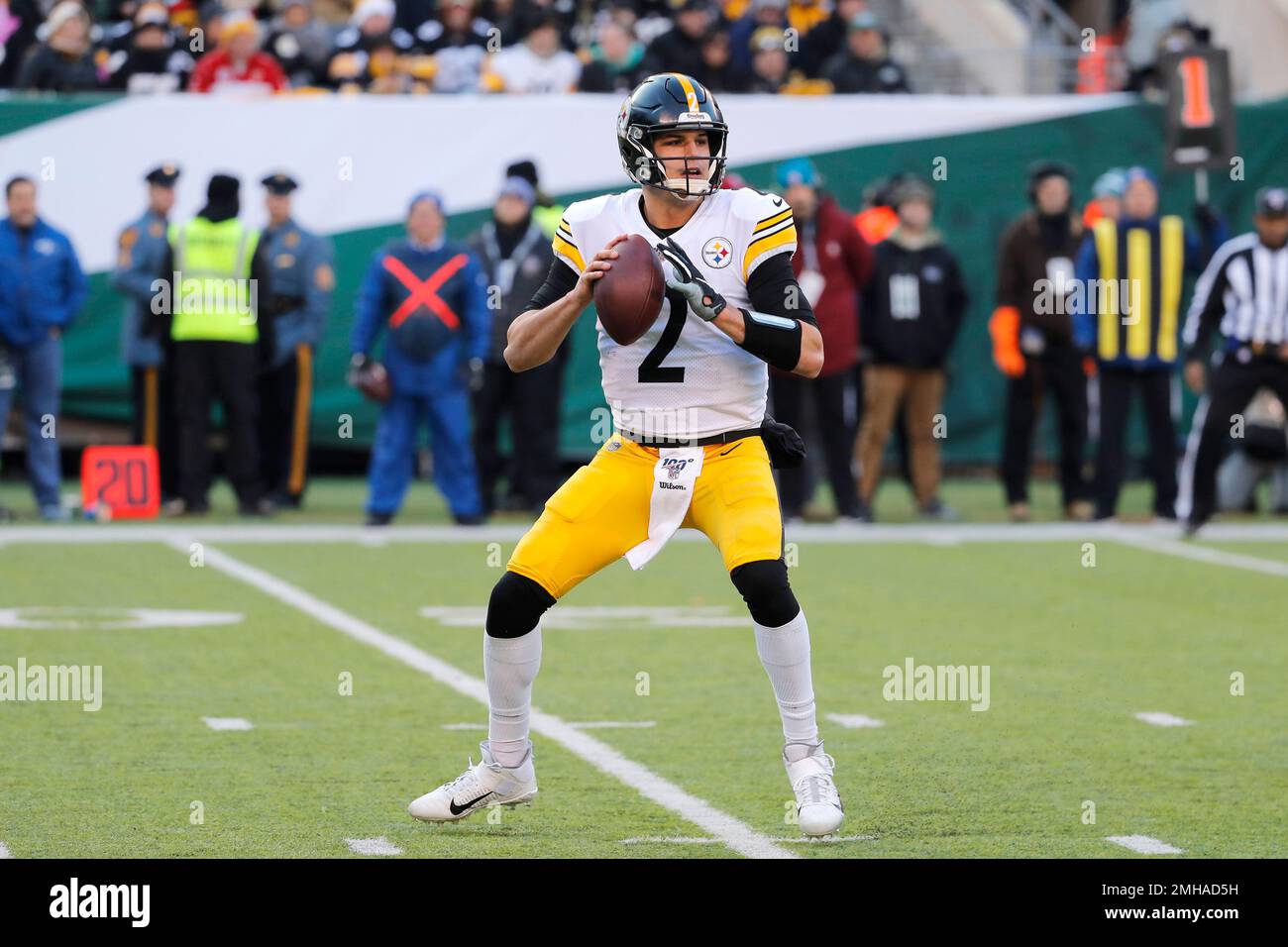 Pittsburgh Steelers quarterback Mason Rudolph (2) looks to pass in the ...