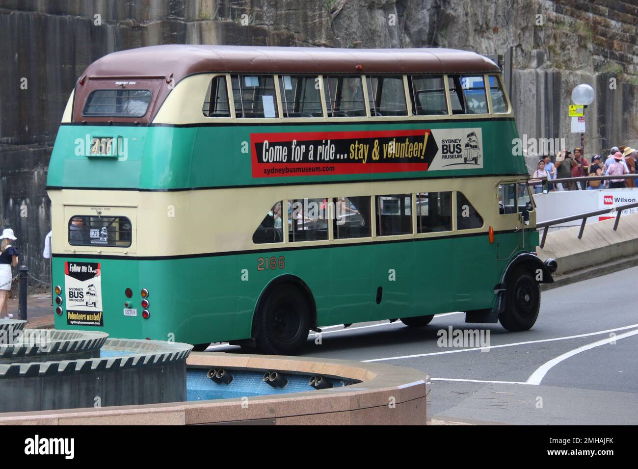 Vintage sydney bus hi-res stock photography and images - Alamy