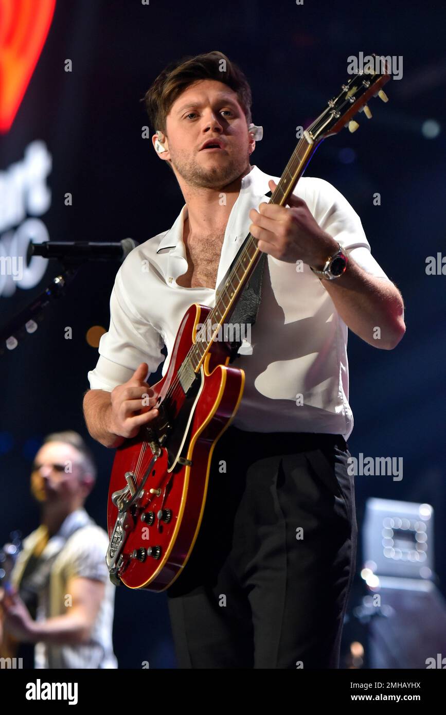 Niall Horan performs during 103.5 KISS FM's Jingle Ball at the Allstate ...