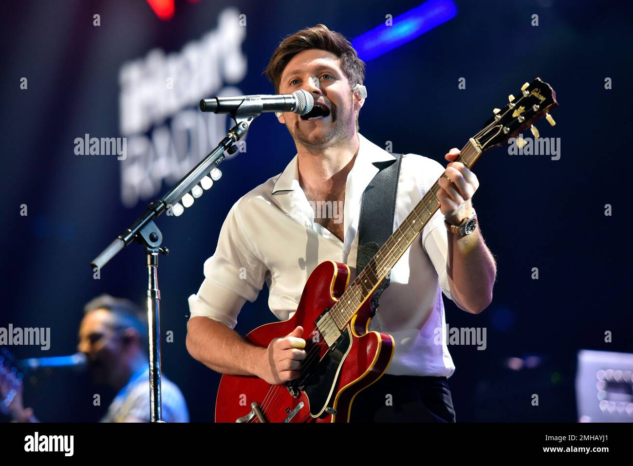 Niall Horan performs during 103.5 KISS FM's Jingle Ball at the Allstate ...