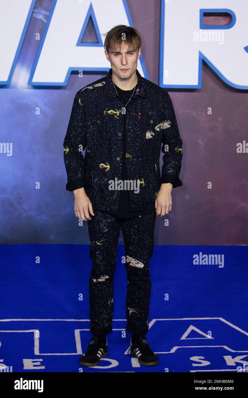 Sam Fender poses for photographers upon arrival at the premiere for the ...