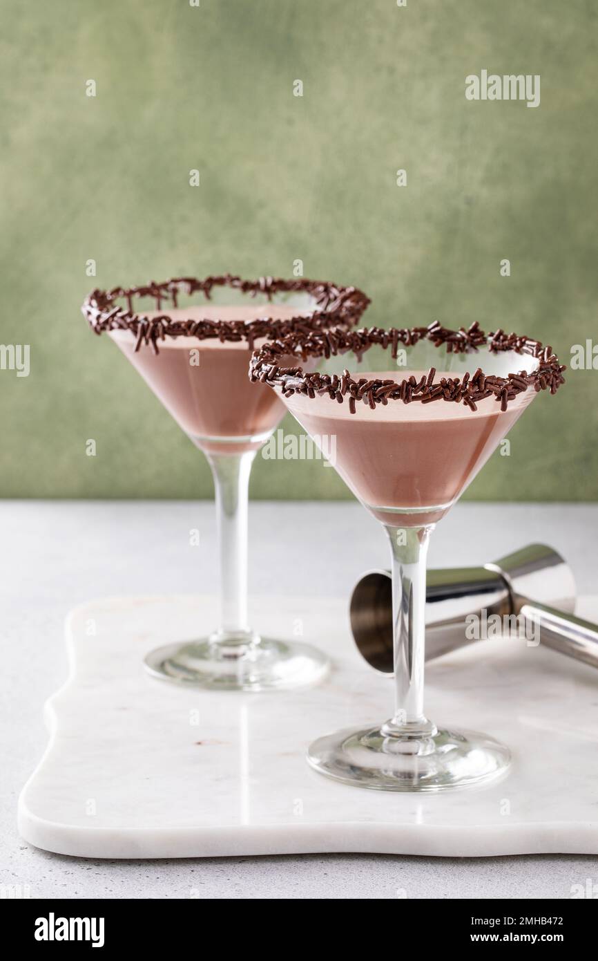 Chocolate martini with chocolate sprinkles on the rim Stock Photo - Alamy