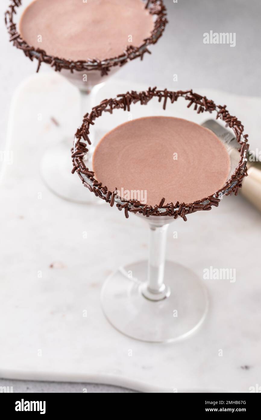 Chocolate martini with chocolate sprinkles on the rim Stock Photo - Alamy
