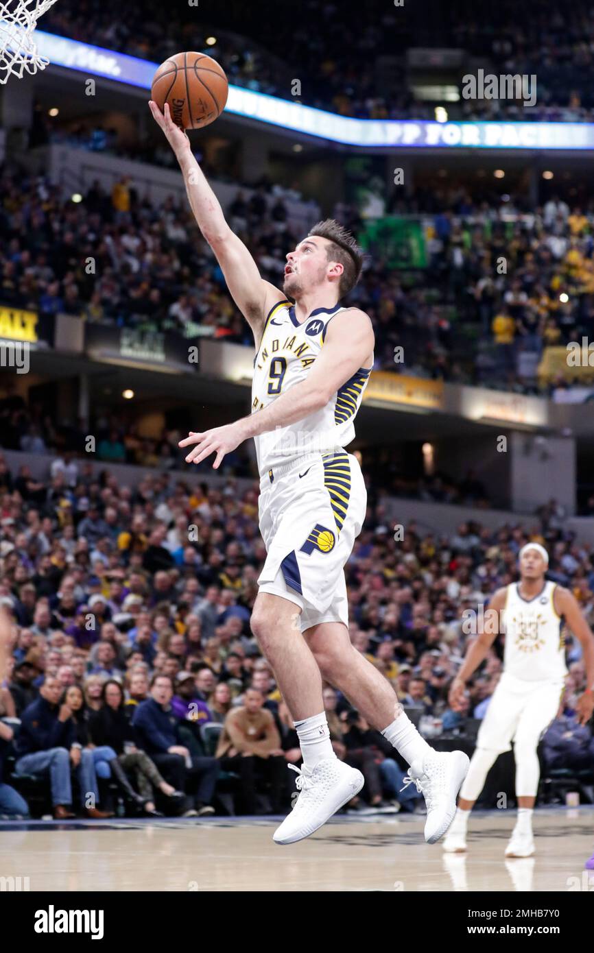 Indiana Pacers guard T.J. McConnell (9) shoots against the Los Angeles ...