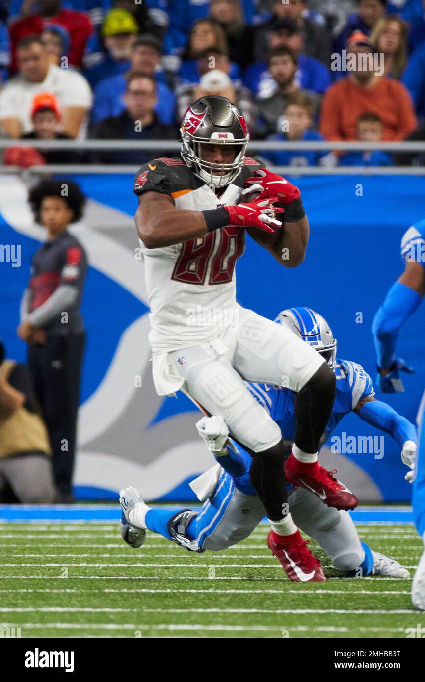 Tampa Bay Buccaneers tight end O.J. Howard (80) runs the ball against ...