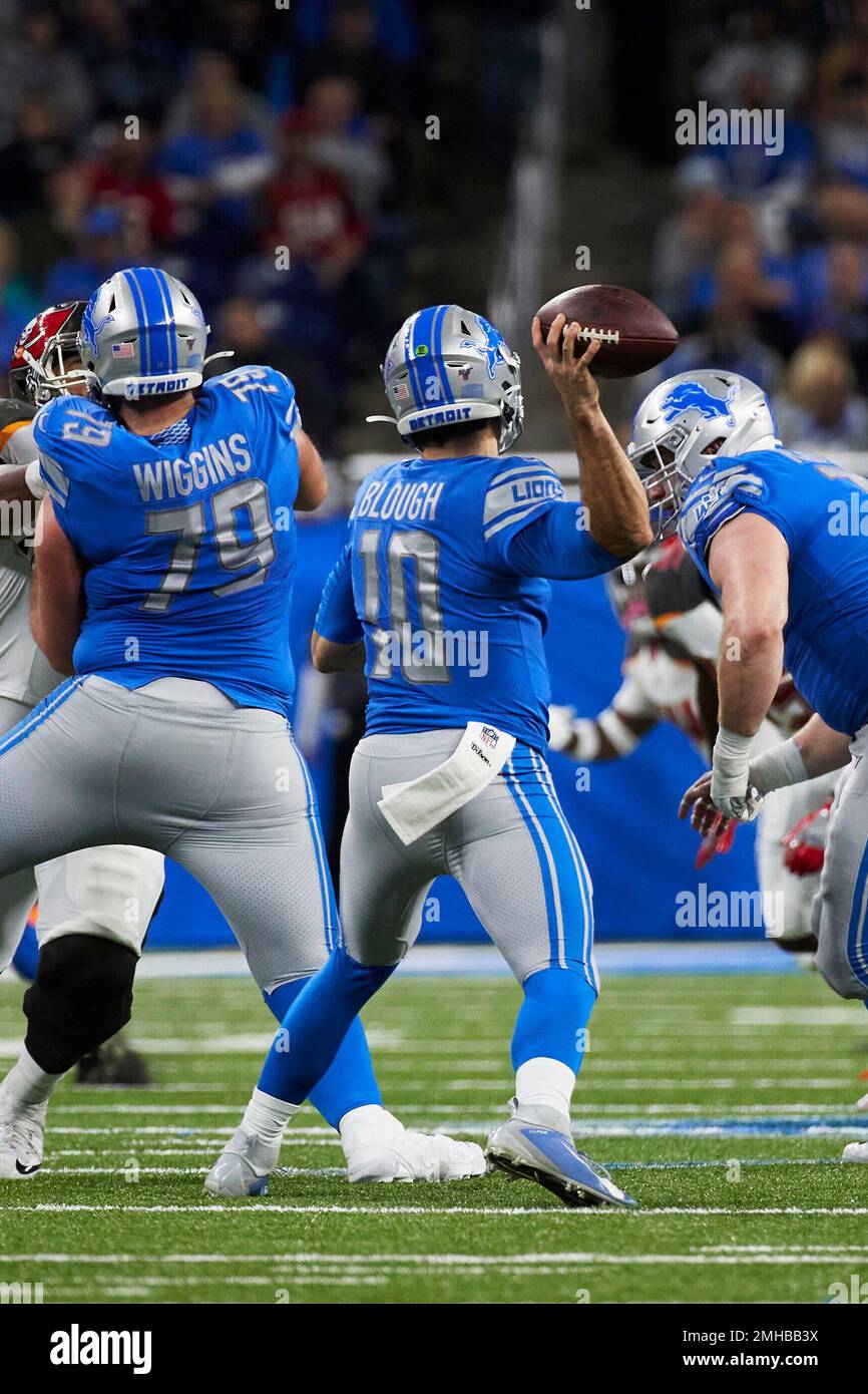 Detroit Lions quarterback David Blough (10) passes against Tampa Bay ...