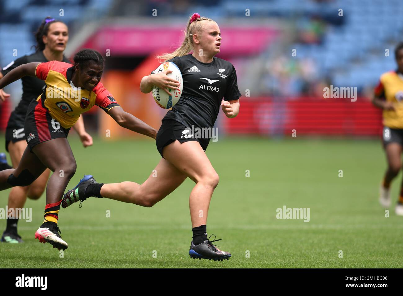 Jorja Miller of New Zealand runs in to score during the HSBC Sydney ...