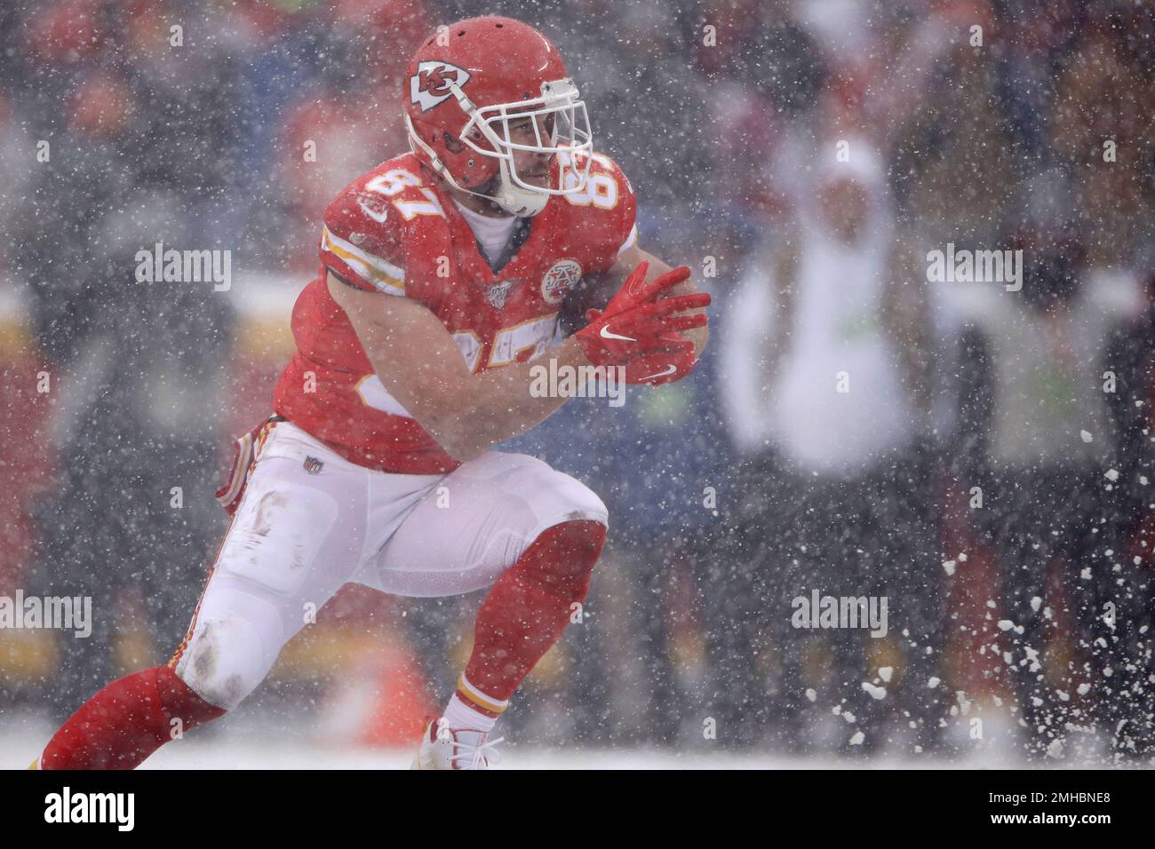 Kansas City Chiefs tight end Travis Kelce (87) makes a catch during the ...