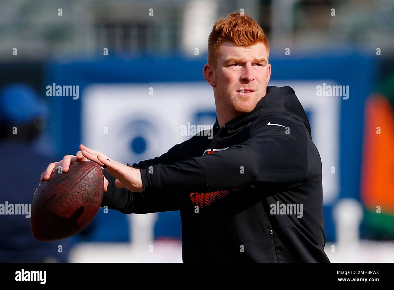 Cincinnati Bengals quarterback Andy Dalton practces before an NFL ...