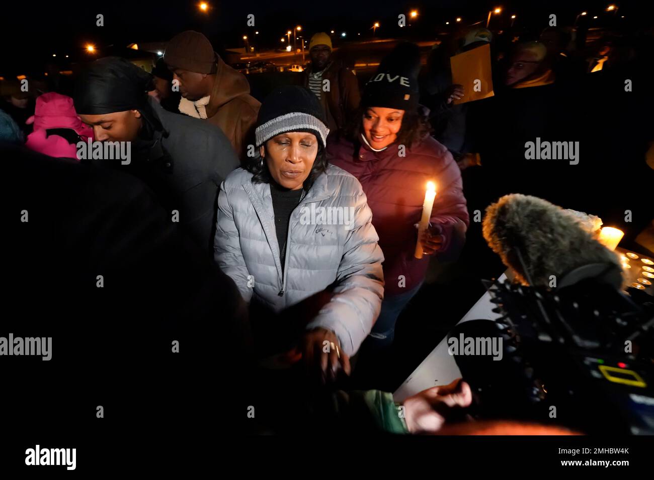 RowVaughn Wells, mother of Tyre Nichols, who died after being beaten by ...