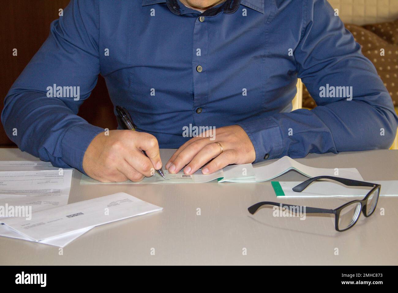 Invoices office desk hi-res stock photography and images - Alamy