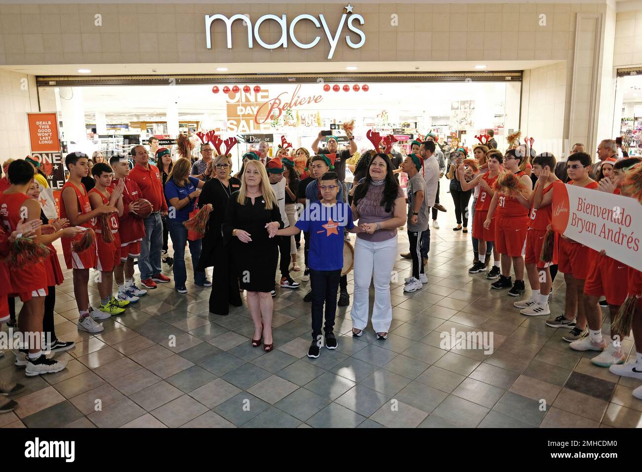 IMAGE DISTRIBUTED FOR MACY'S - Bryan Andres, center, arrives at the Make a Wish event on ...