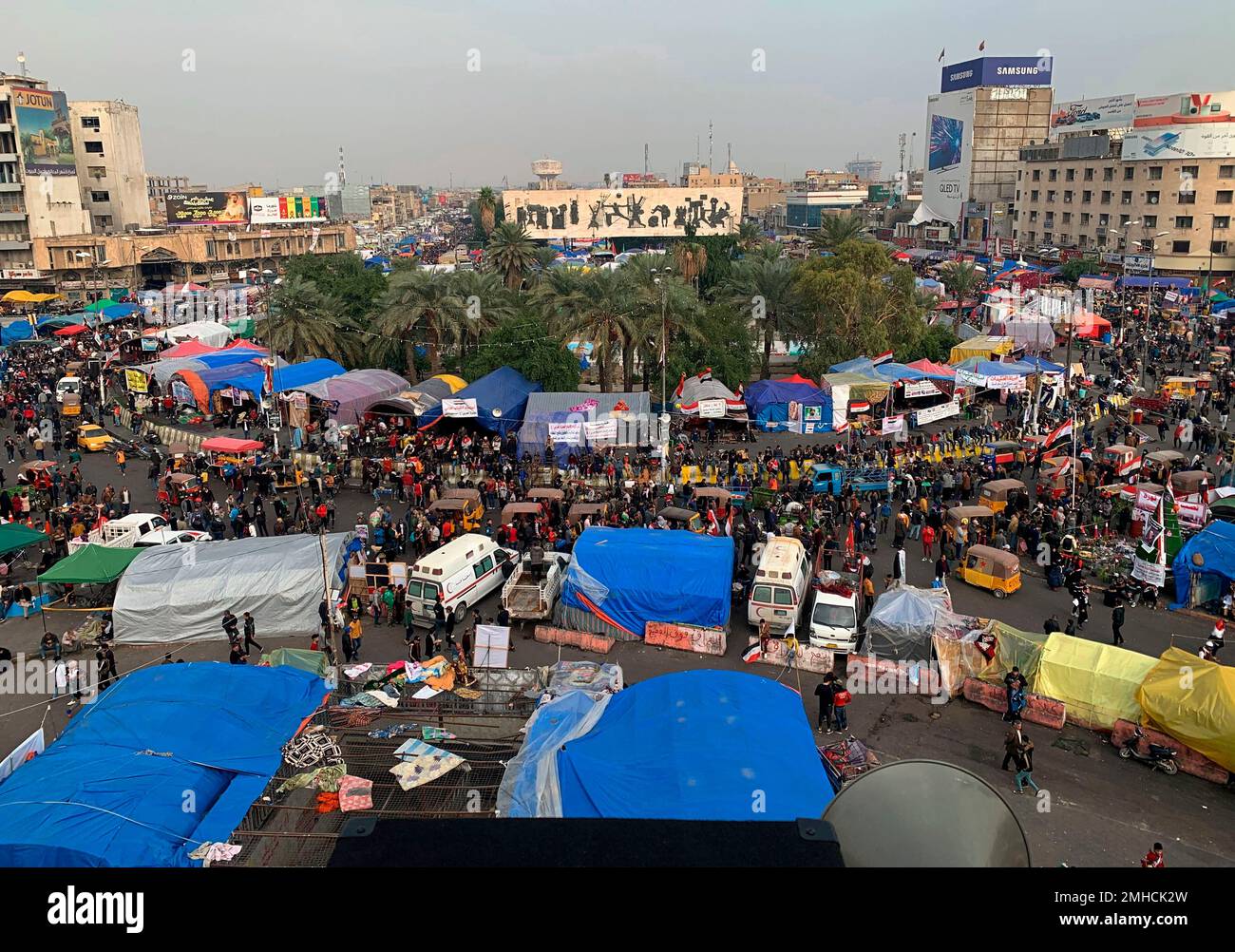 Anti-government protesters gather in Tahrir Square during ongoing ...
