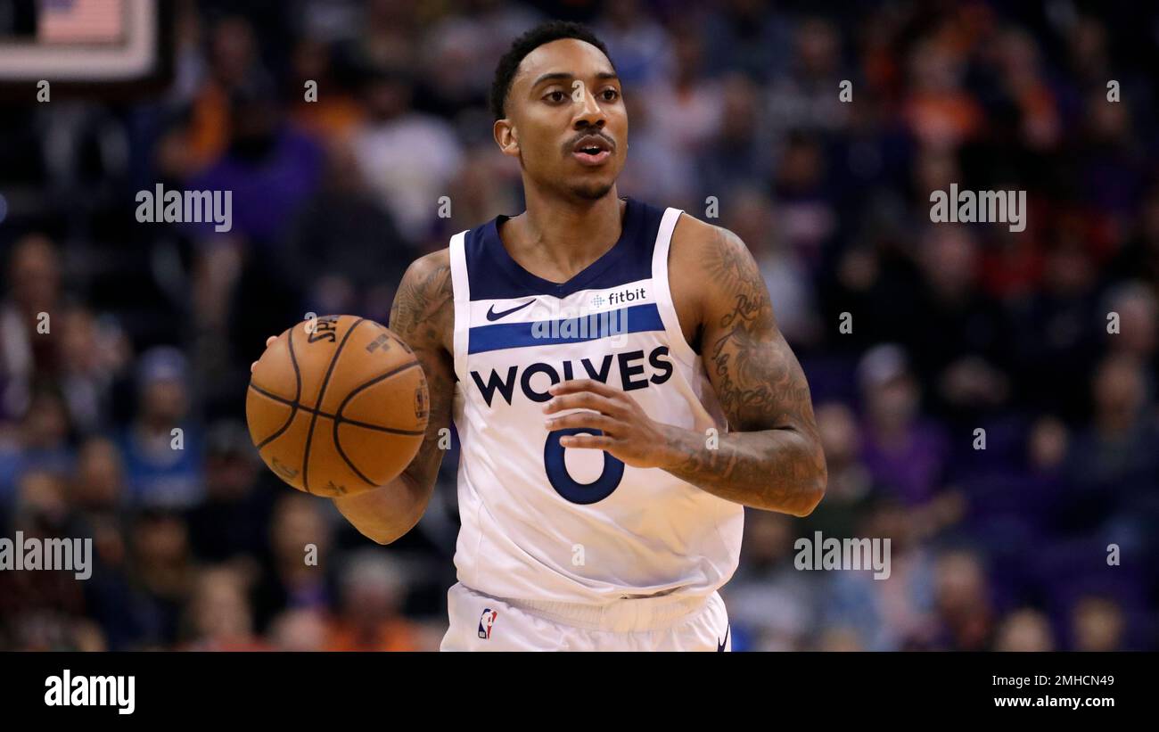 Minnesota Timberwolves guard Jeff Teague (0) against the Phoenix Suns ...