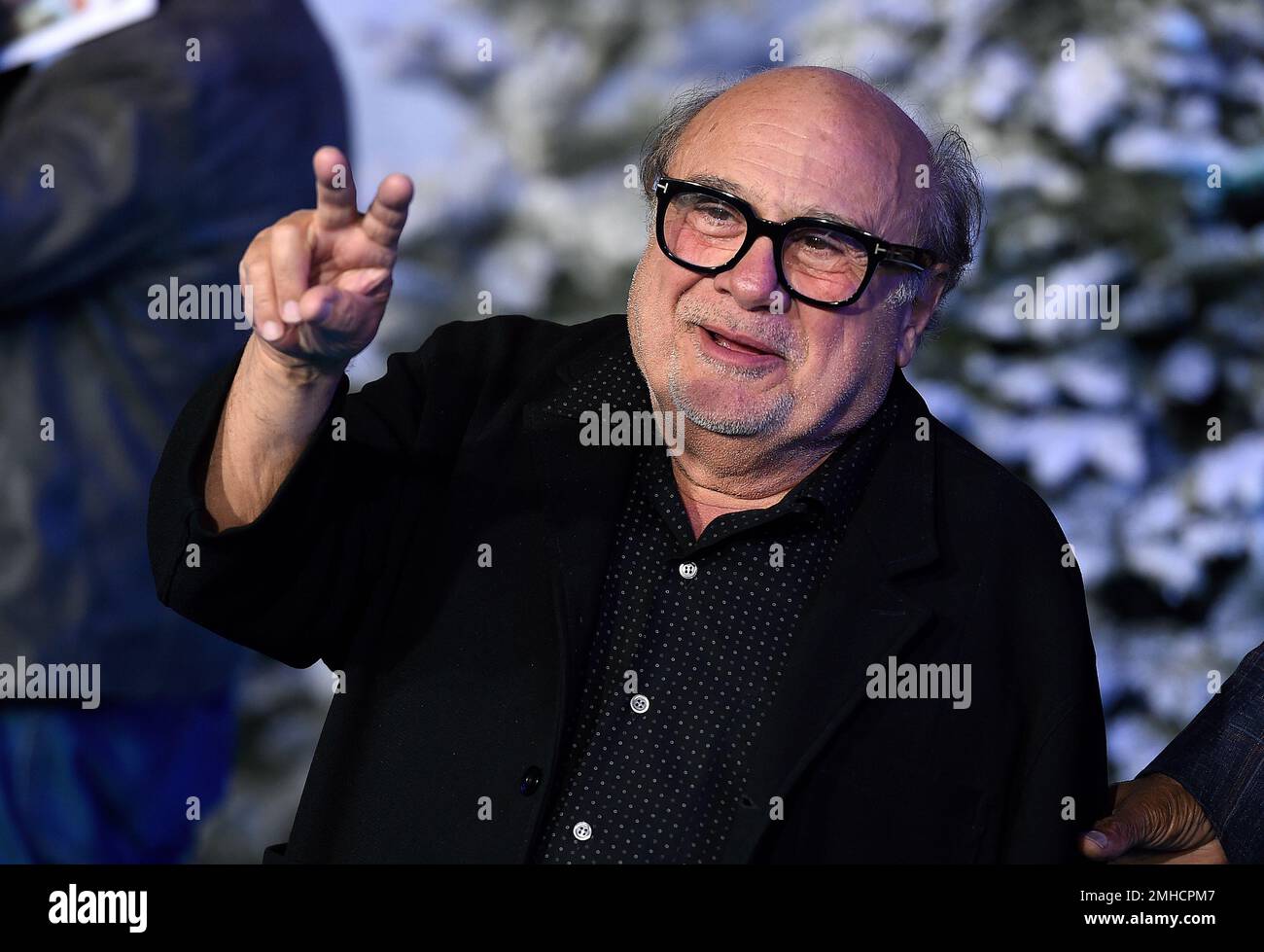Cast member Danny DeVito arrives at the Los Angeles premiere of ...