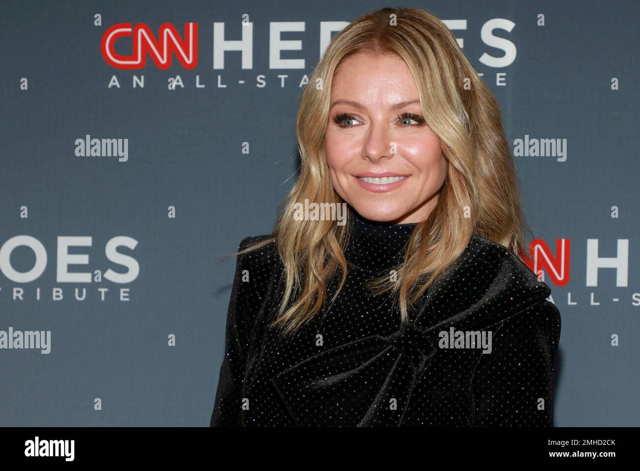Kelly Ripa attends the 13th annual CNN Heroes: An All-Star Tribute at ...