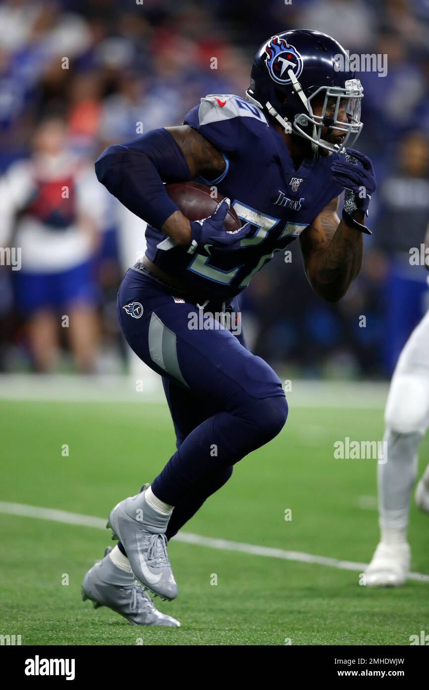 Tennessee Titans running back Derrick Henry (22) runs the ball against ...