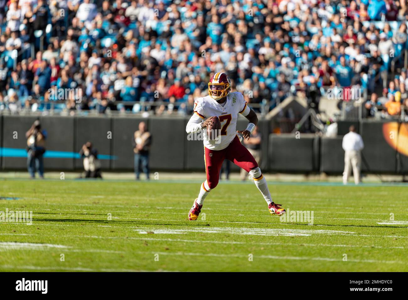 Washington Redskins quarterback Dwayne Haskins (7) running with the ...