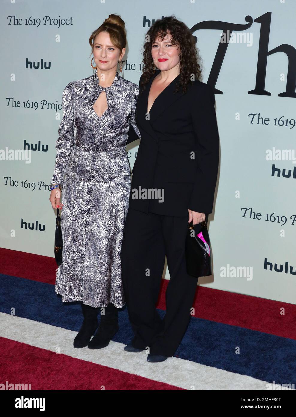 Los Angeles, USA. 26th Jan, 2023. Caitlin Roper, Kathleen Lingo arrives ...