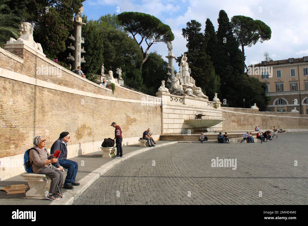 Popoli hi-res stock photography and images - Alamy