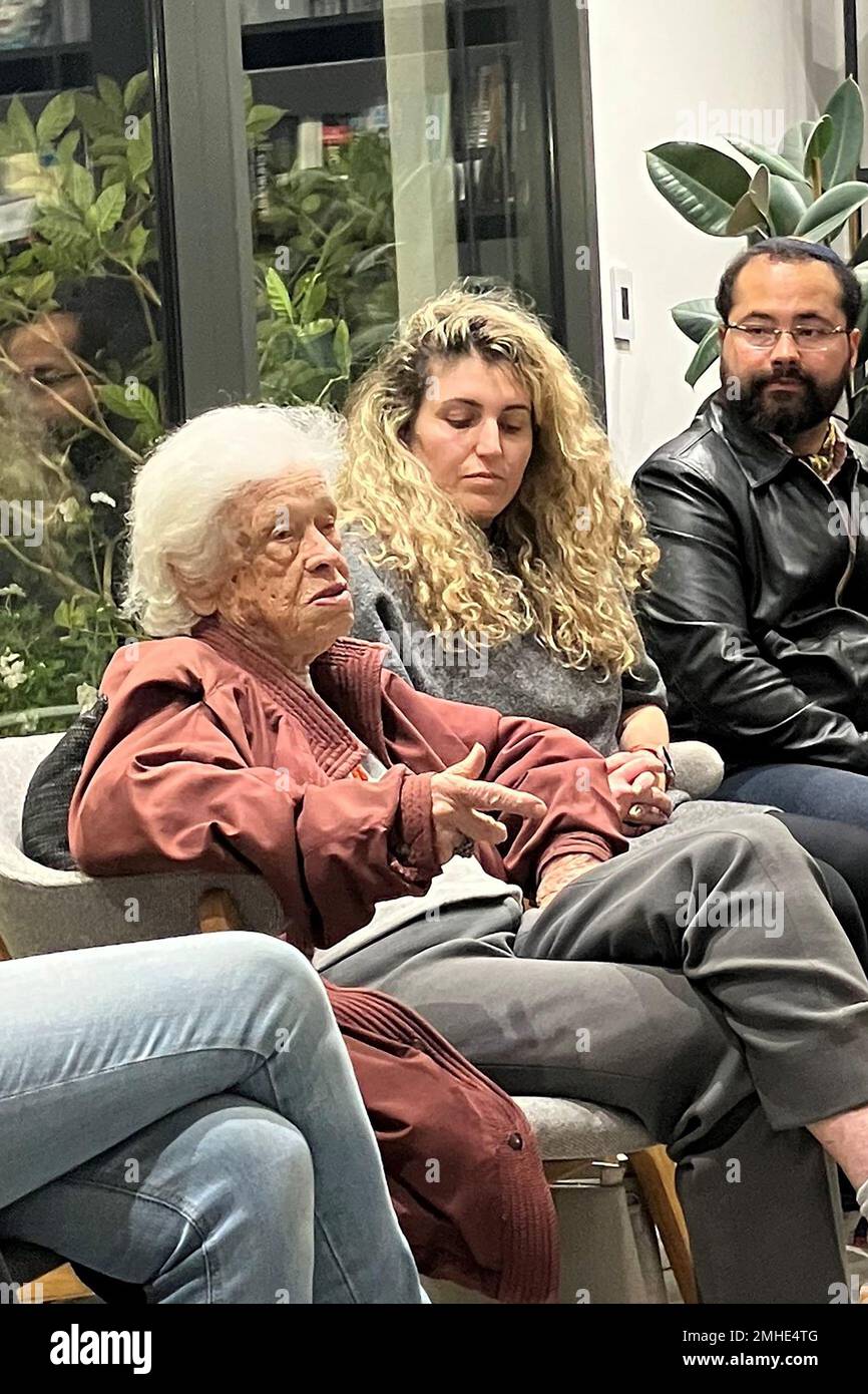 Tel Aviv, Israel. 25th Jan, 2023. Hannah Malka (l), a Holocaust ...