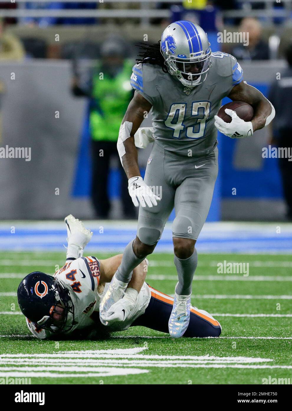 Detroit Lions running back Bo Scarbrough (43) is tackled by Chicago ...