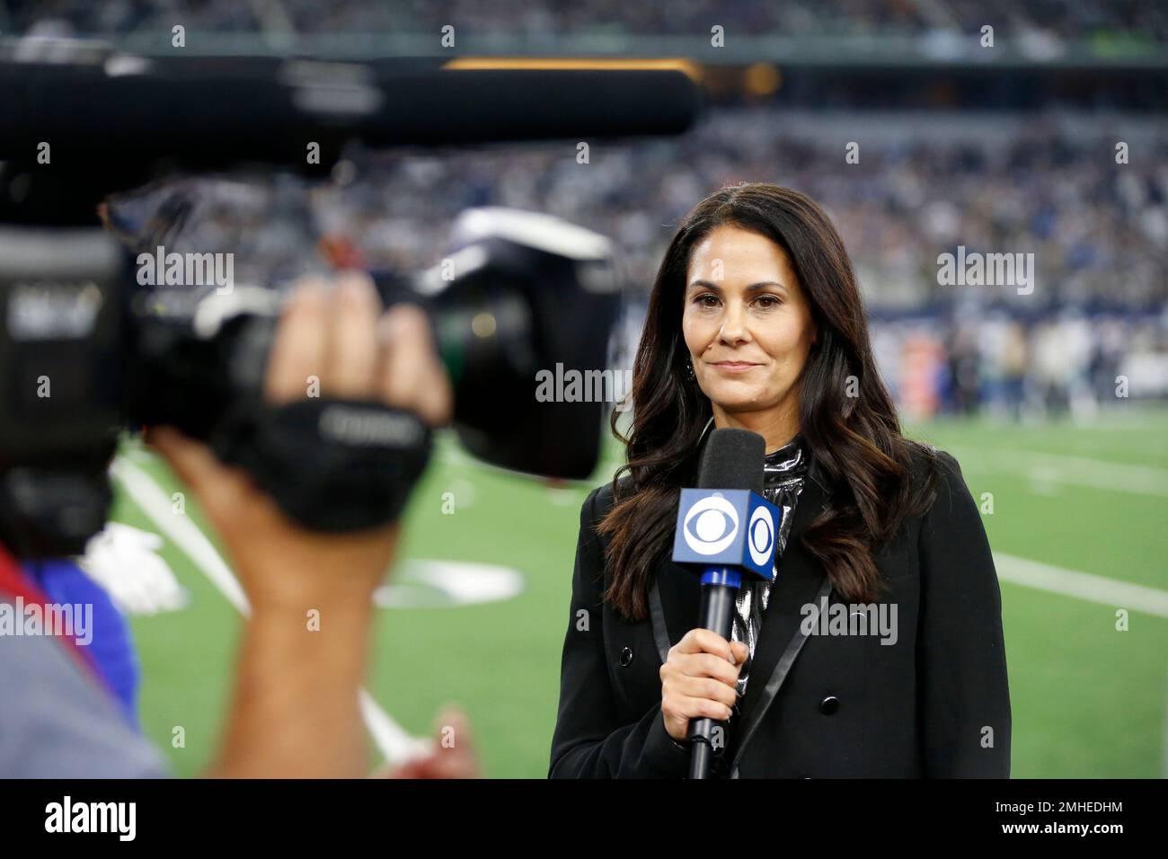 CBS reporter Tracy Wolfson reports from the sideline during an NFL ...