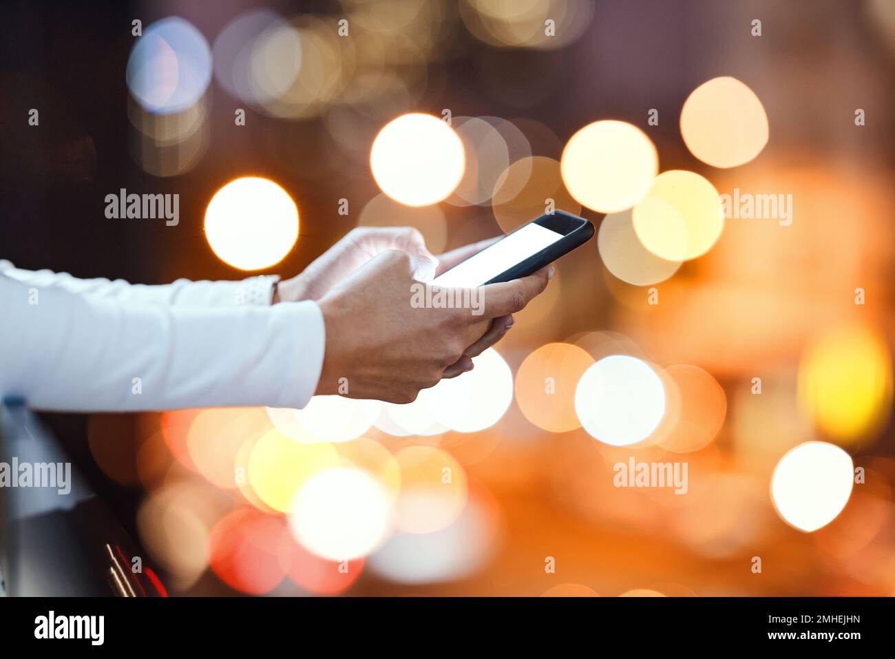 Phone fingers night hi-res stock photography and images - Alamy