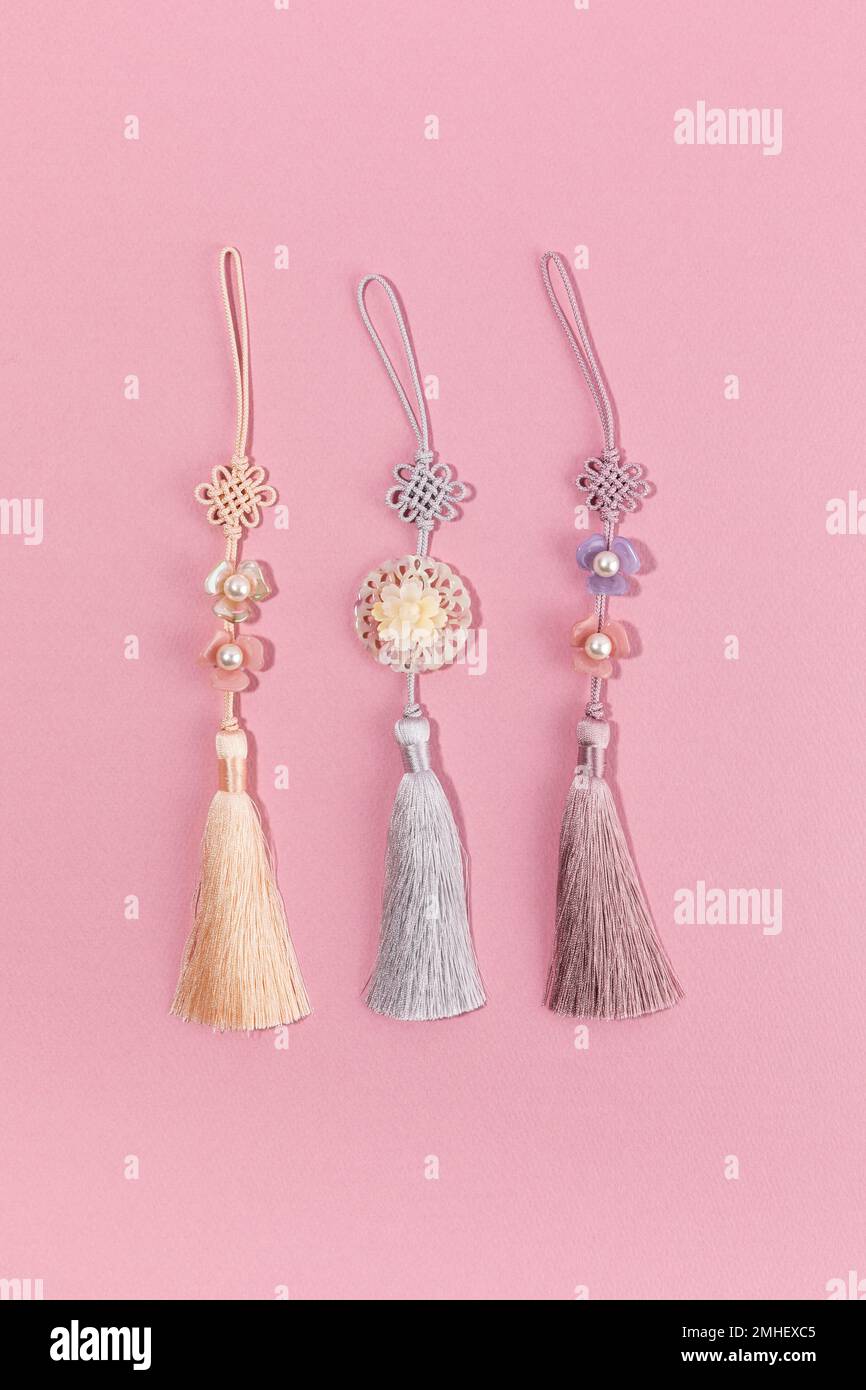 collection of korean traditional objects Norigae, Korean traditional ...