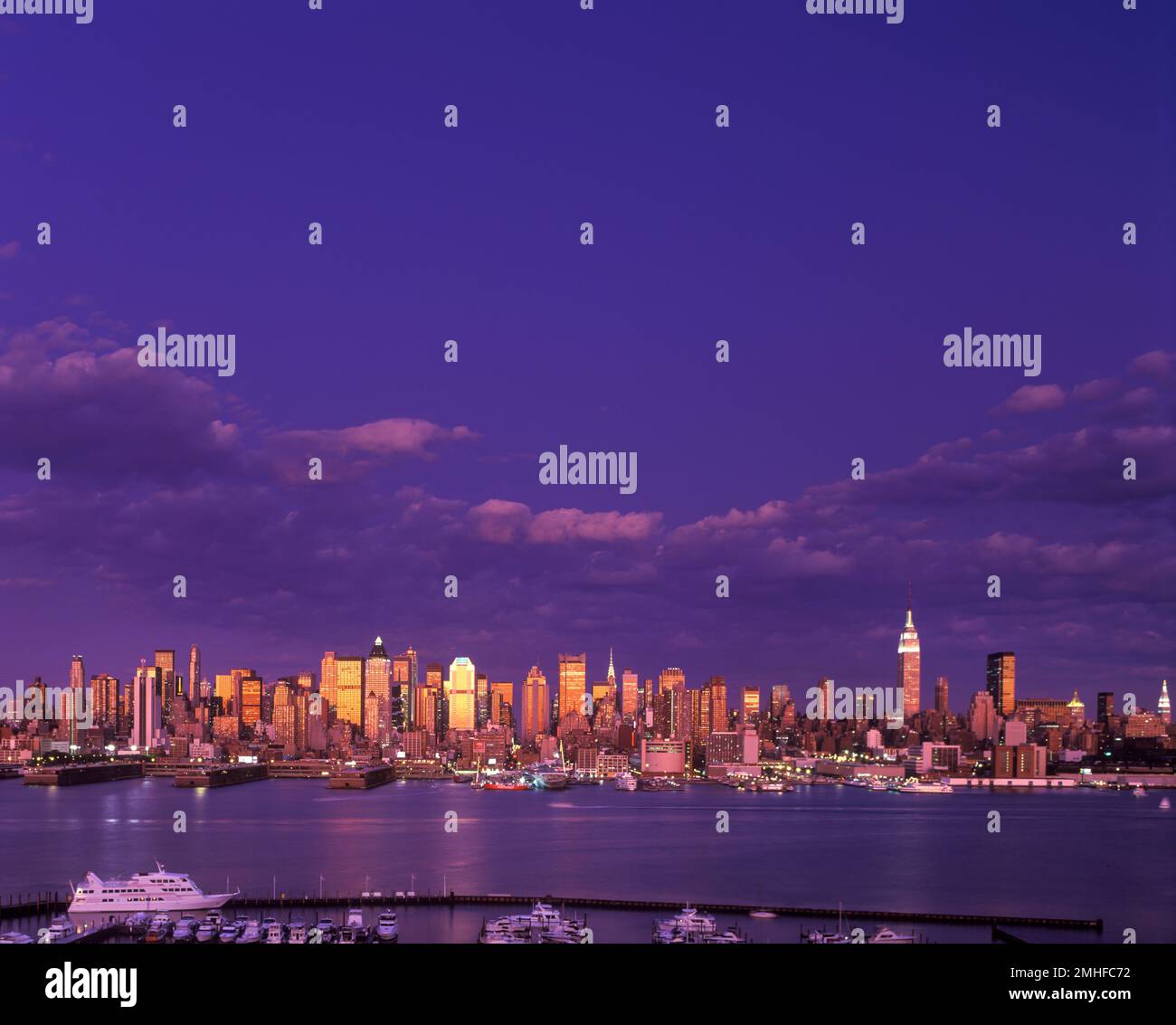 New york city skyline 1993 hi-res stock photography and images - Alamy