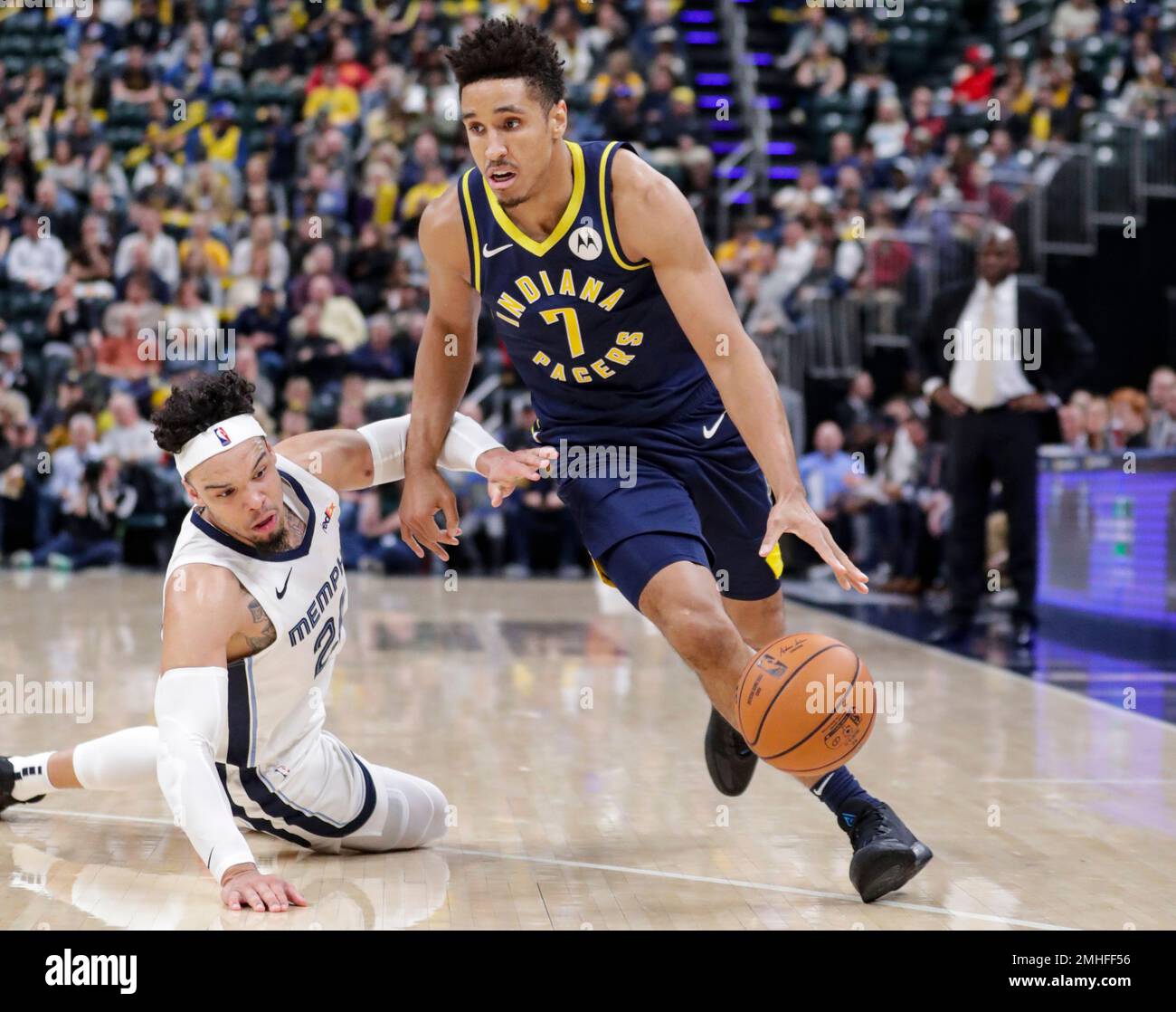 Indiana Pacers guard Malcolm Brogdon (7) drives past Memphis Grizzlies ...