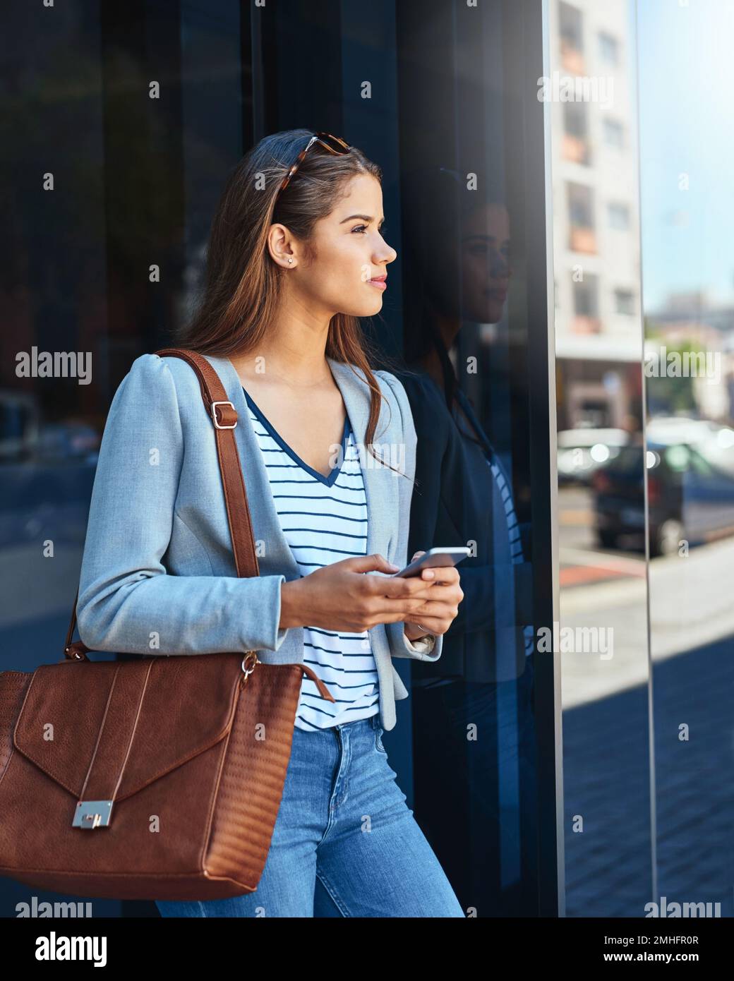 Woman office leaving phone hi-res stock photography and images - Alamy