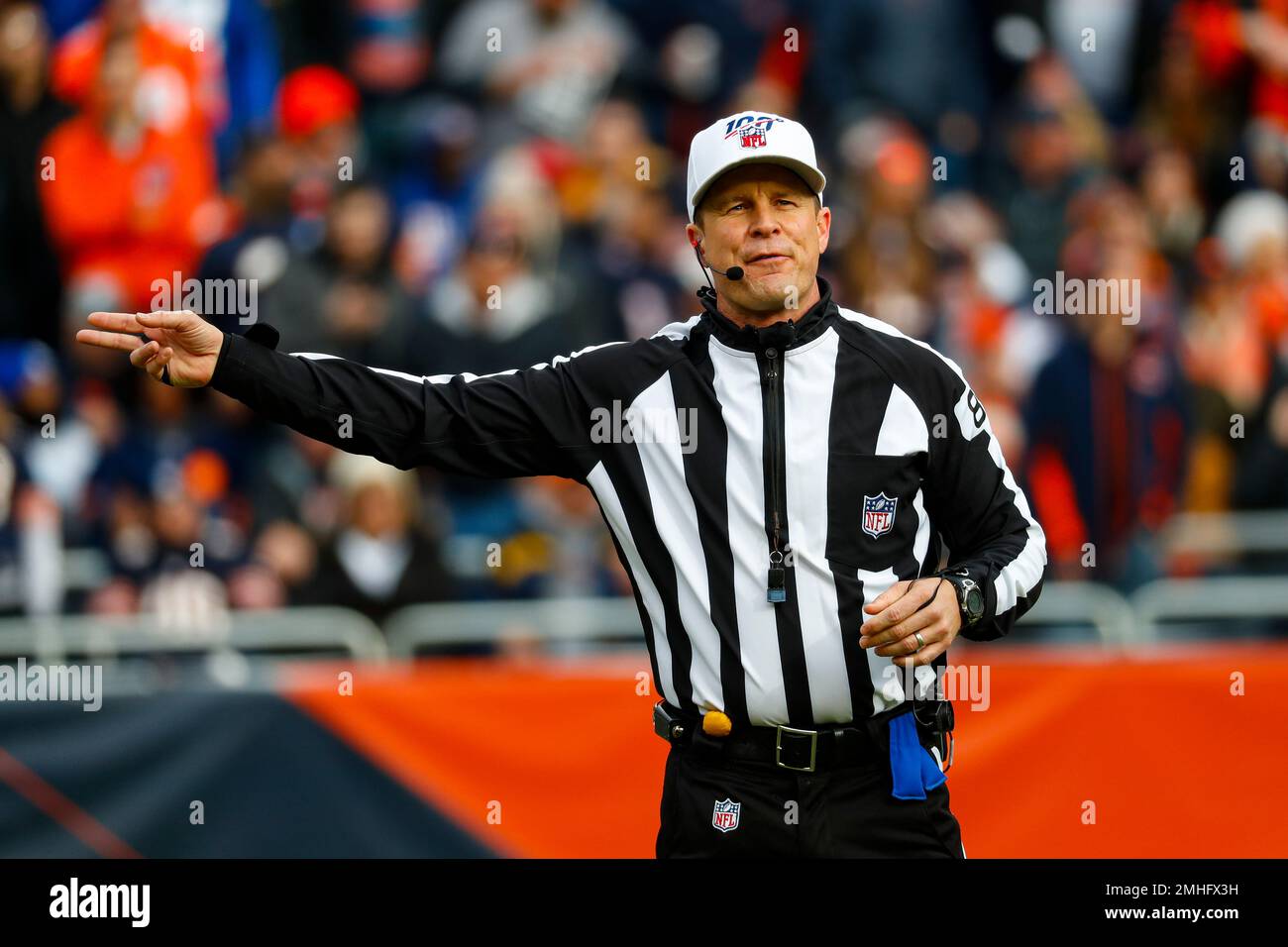 Referee Shawn Hochuli (83) makes a call during the first half of an NFL ...