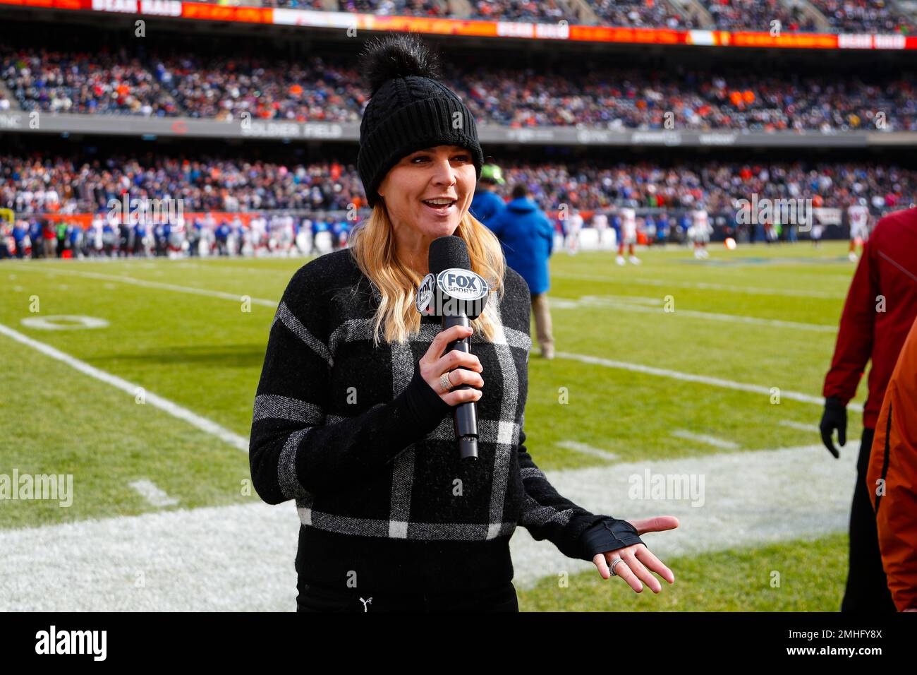 Fox sideline reporter Shannon Spake during the first half of an NFL ...