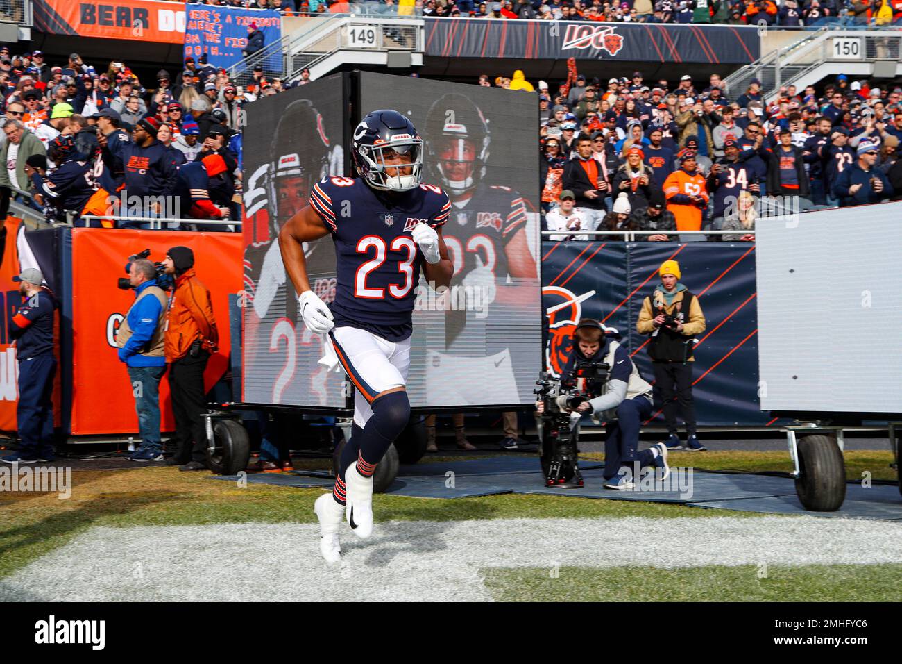Chicago Bears cornerback Kyle Fuller (23) takes the field before an NFL ...