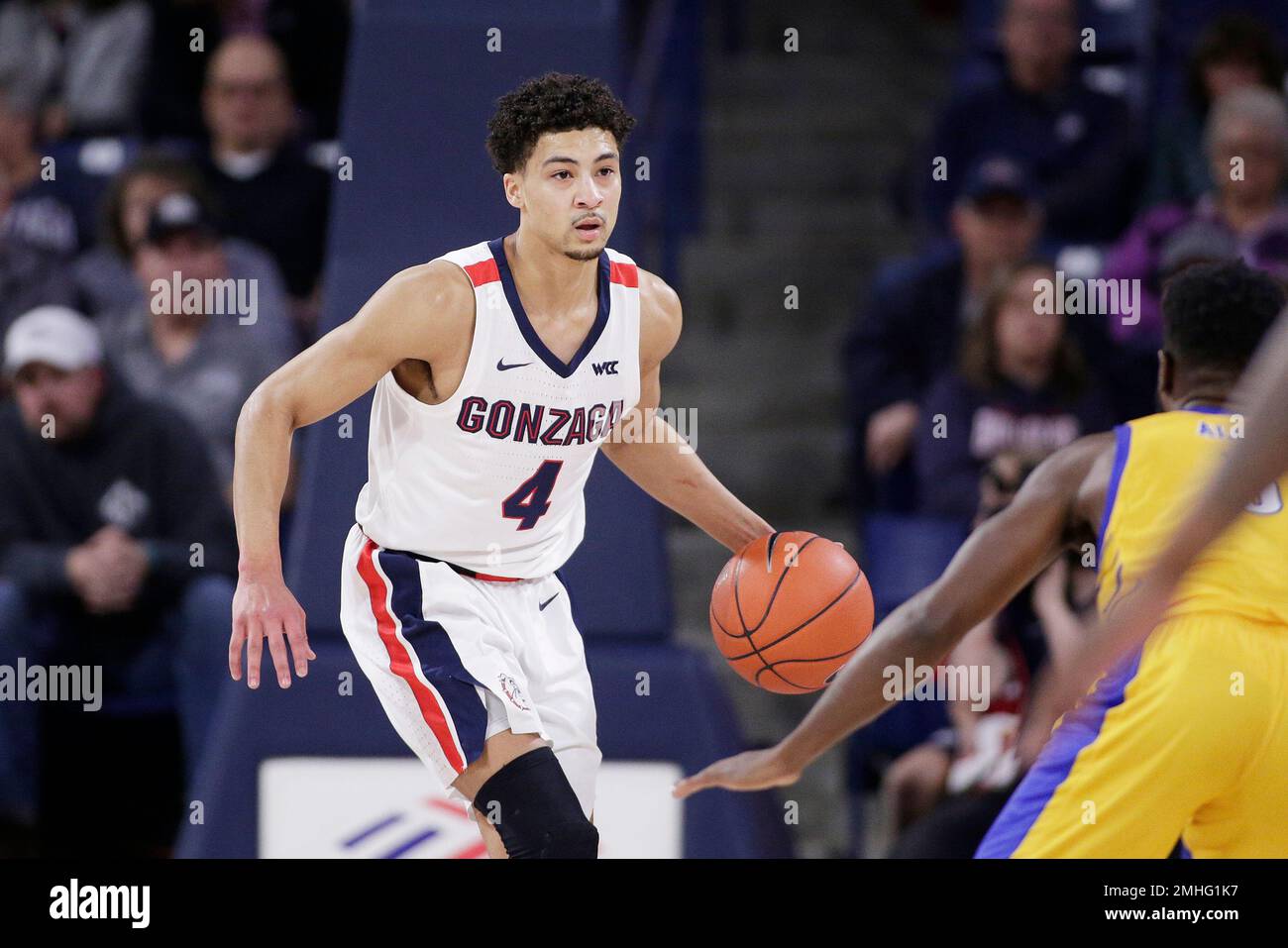 Gonzaga guard Ryan Woolridge (4) brings the ball up the court during ...