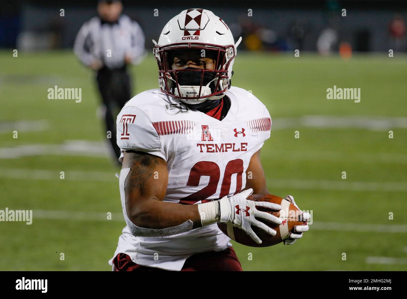Temple running back Re'Mahn Davis (20) runs in a touchdown during the ...