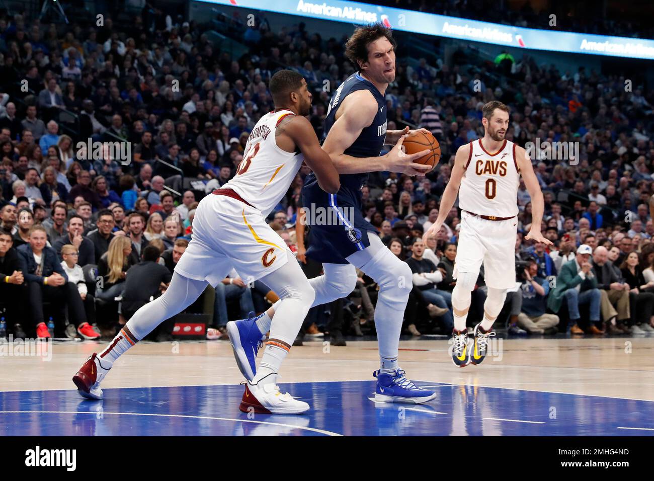 Cleveland Cavaliers center Tristan Thompson (13) and Kevin Love (0 ...