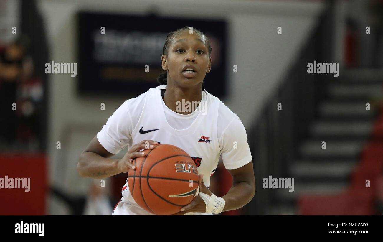 St. John's guard Alissa Alston (25) looks to pass during an NCAA ...