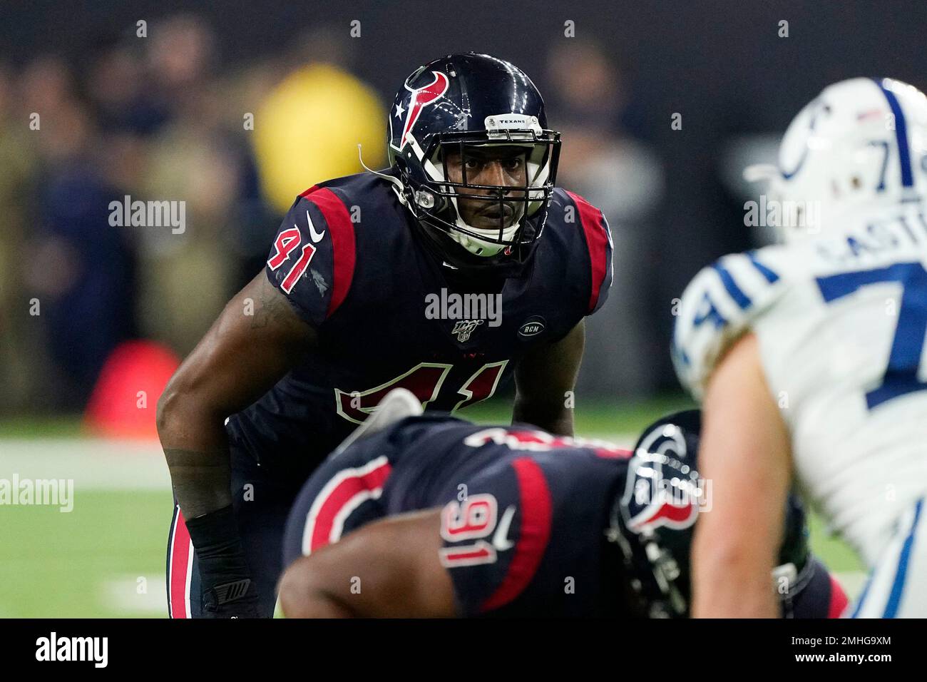 Houston Texans inside linebacker Zach Cunningham (41) line up against ...